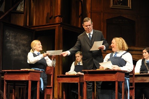 Daisy Pulls It Off | Mark Aspen